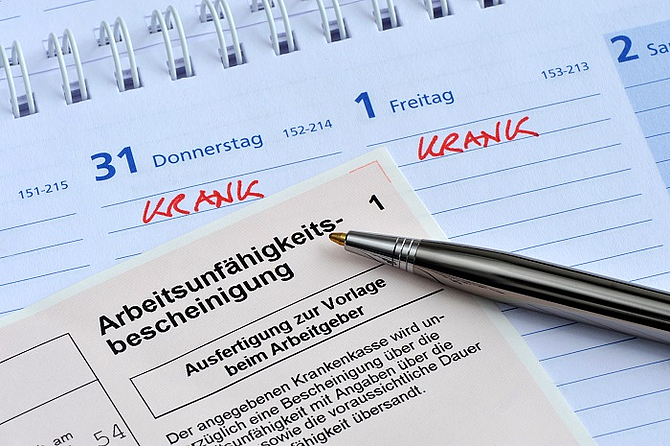 Krankmeldung: Arbeitgeber müssen Gelben Schein selbst einholen